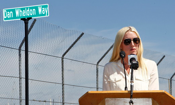 Adopted hometown pays tribute to Wheldon