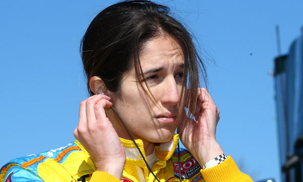 Beatriz's drive in No. 18 Dale Coyne Racing car extended