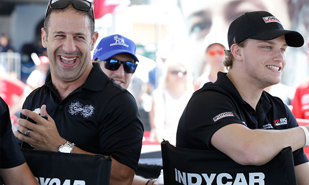 Working with teammates: A double-sided dynamic